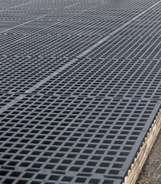 Plastic Poultry Slats | Hog Slat